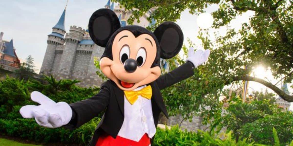 Video Goes Viral Showing the Secret Backside of Disney World | How To ...